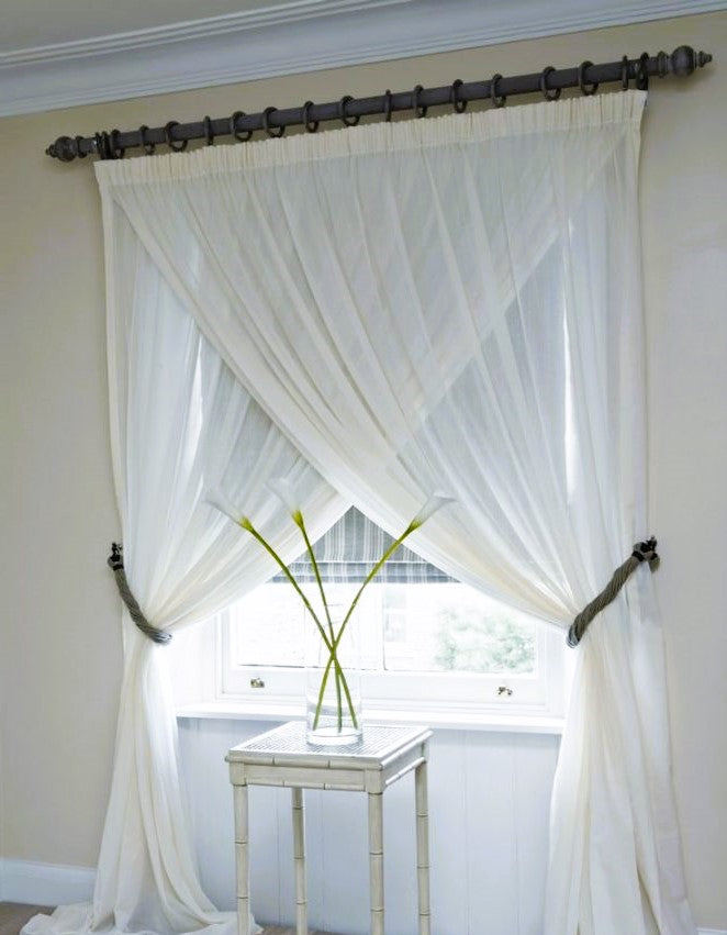 Comment poser des rideaux de façon originale?